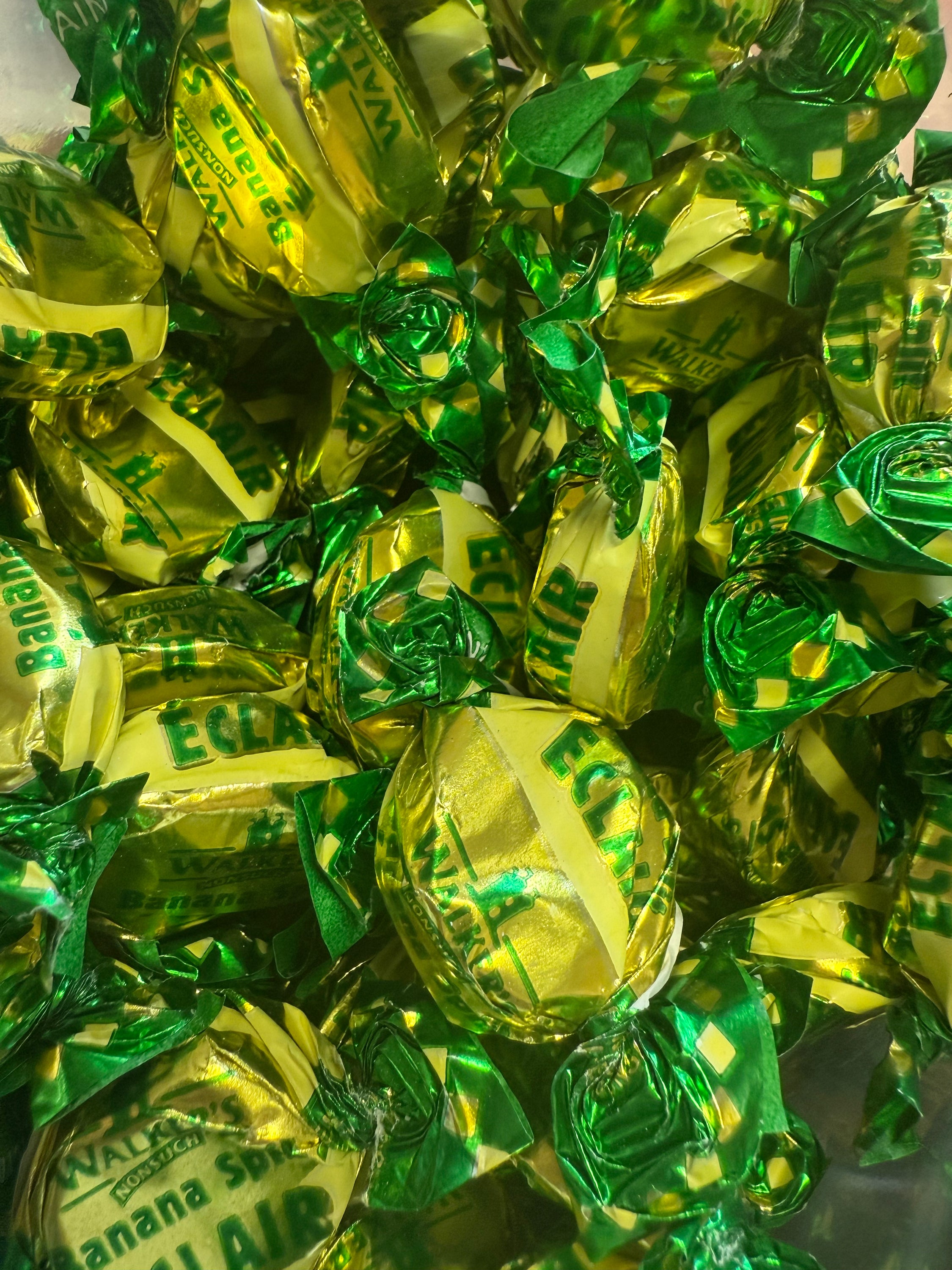 Walkers Banana Split Toffee Eclairs 11 pieces | The Whizz Pop Candy Shop